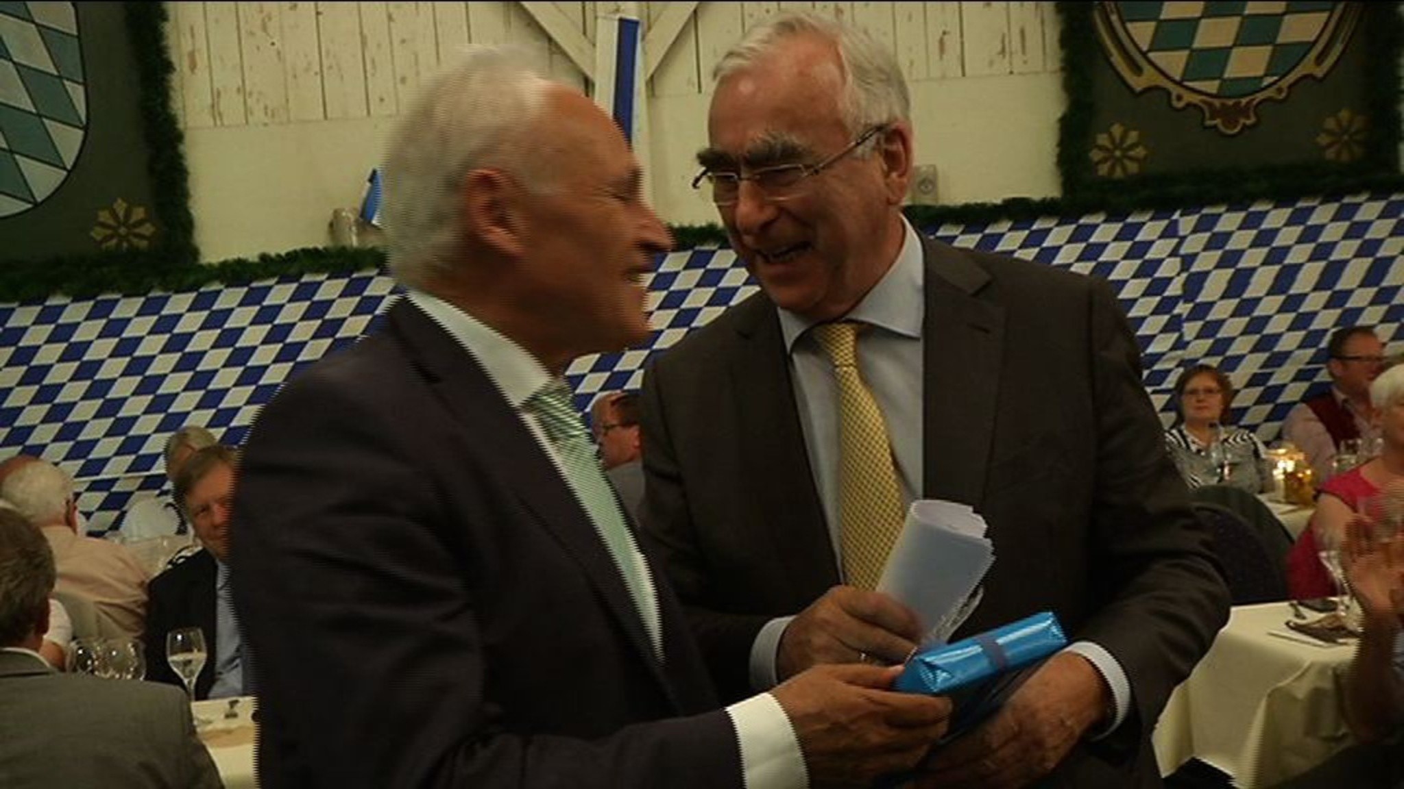 Siebzig – CSU Urgestein Erwin Huber feiert Geburtstag | Niederbayern TV ...